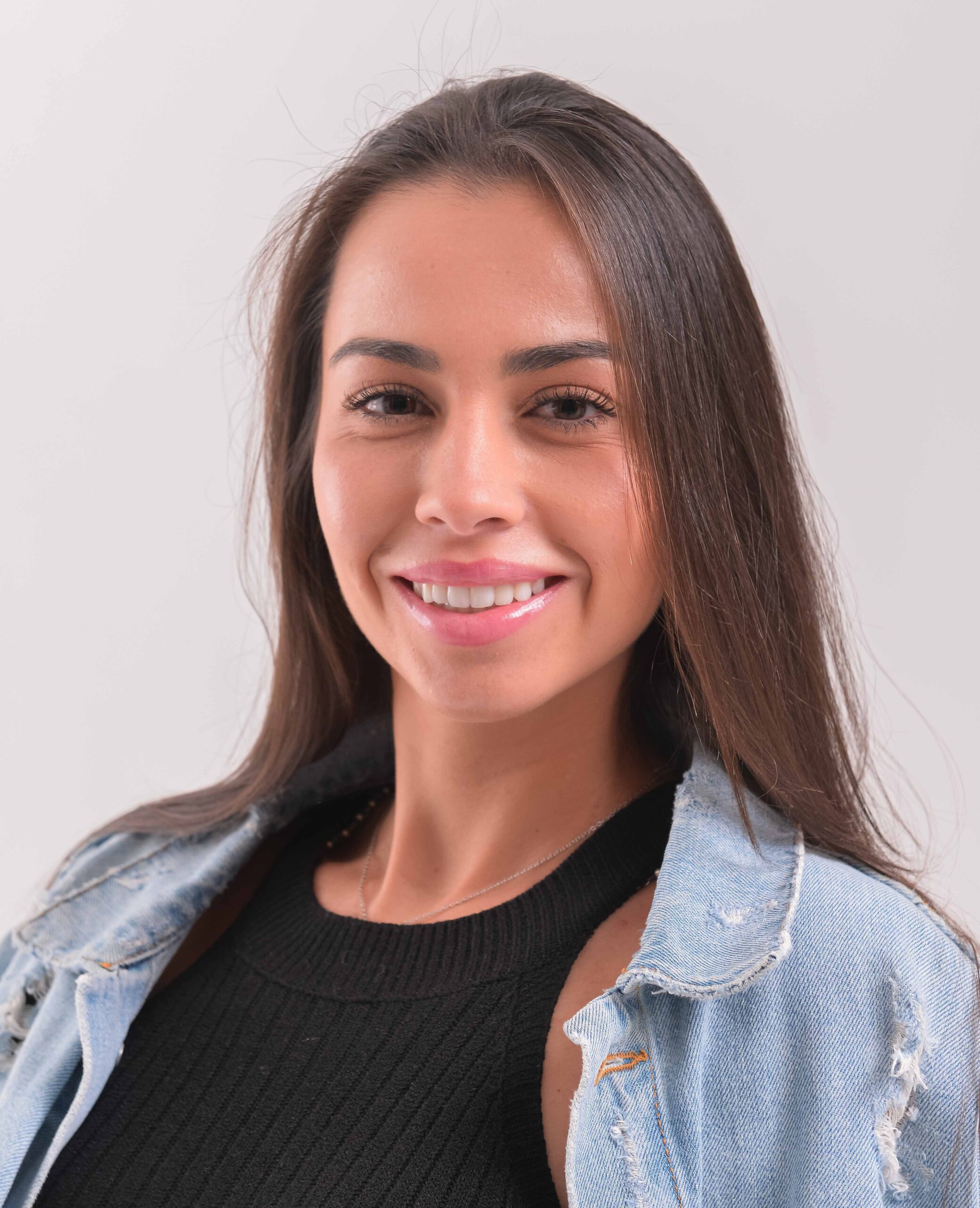 Claudia N. - Covers Models Management